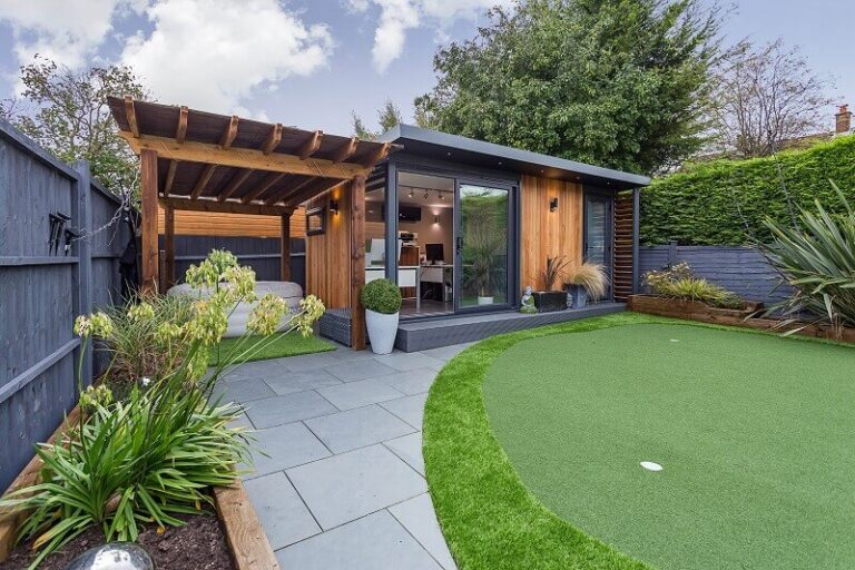 8 Summer Garden House Ideas for Year-Round Enjoyment | Archi-living.com ...