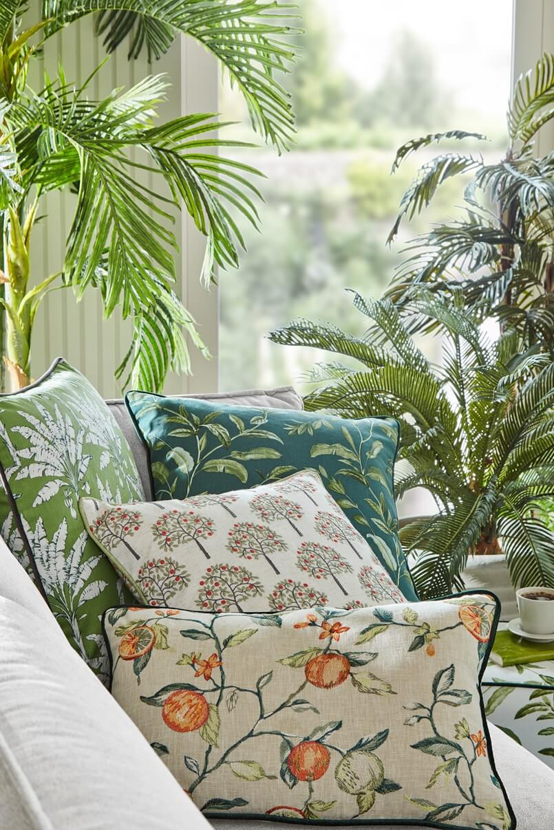 6 Expert Advice for Colorful Summer Decorating and Window Dressing ...